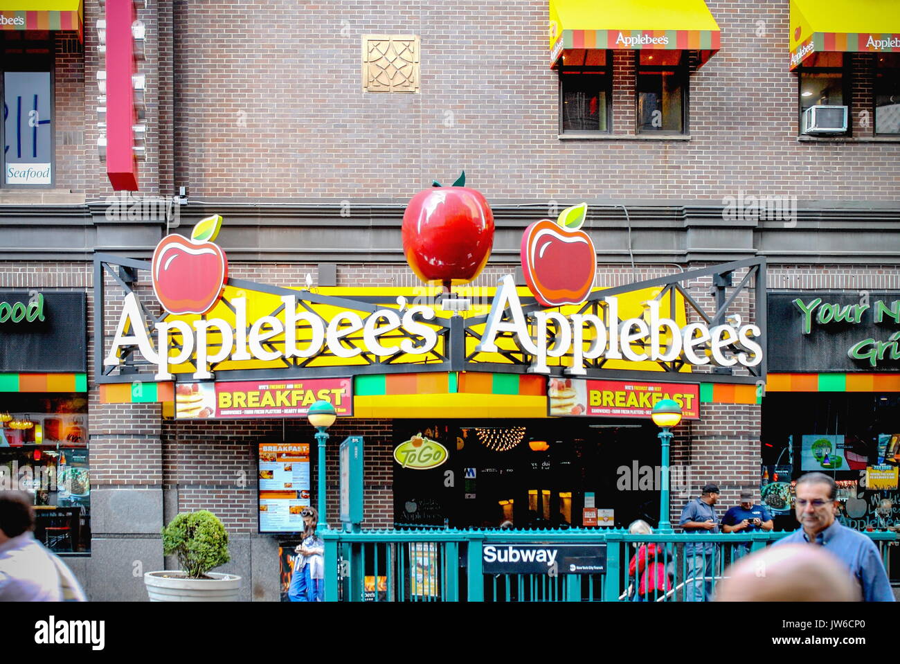 Alice Murphy Applebees Commercial