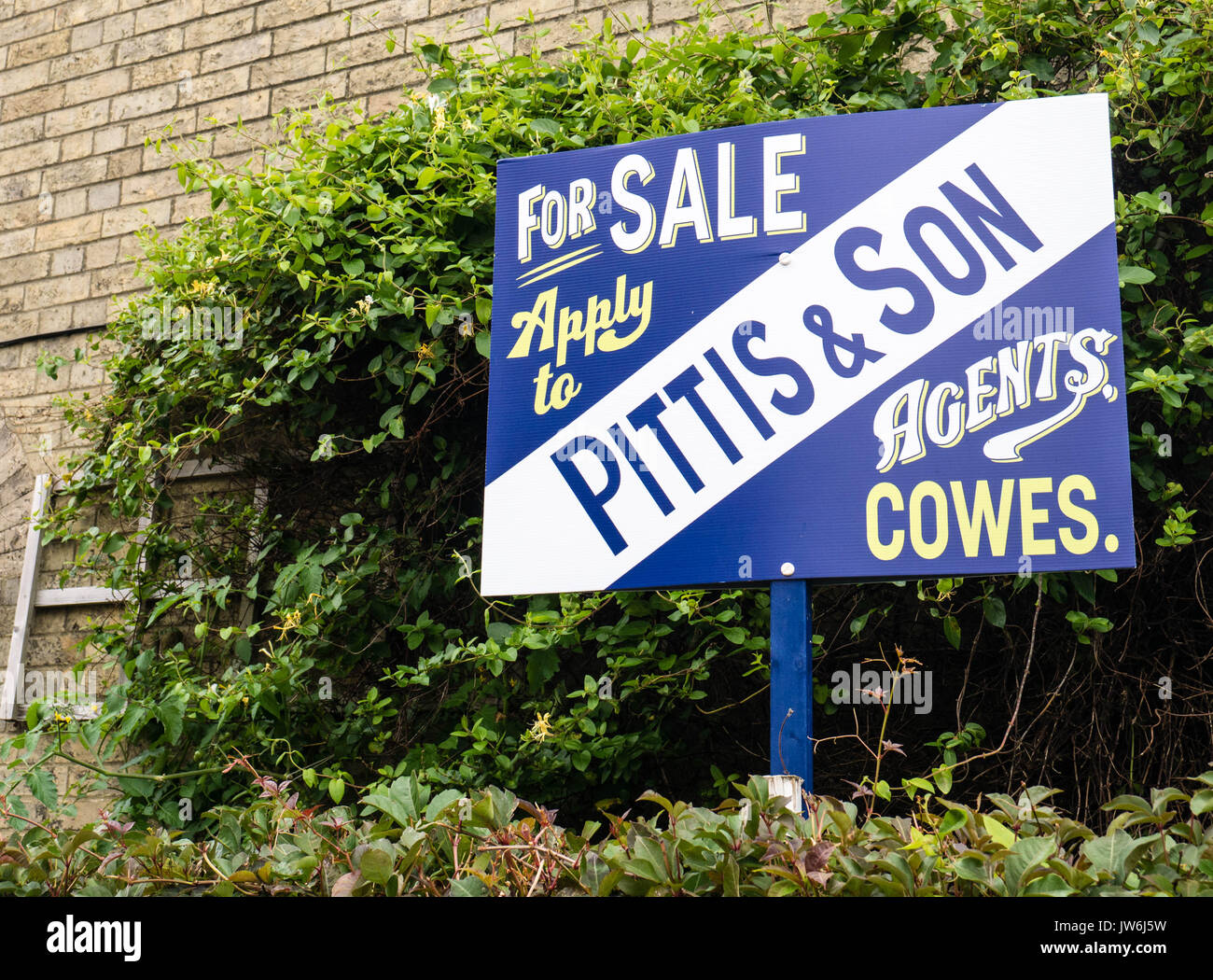 Traditional Estate Agents Sign, Cowes, Isle of Wight, England, UK, GB ...