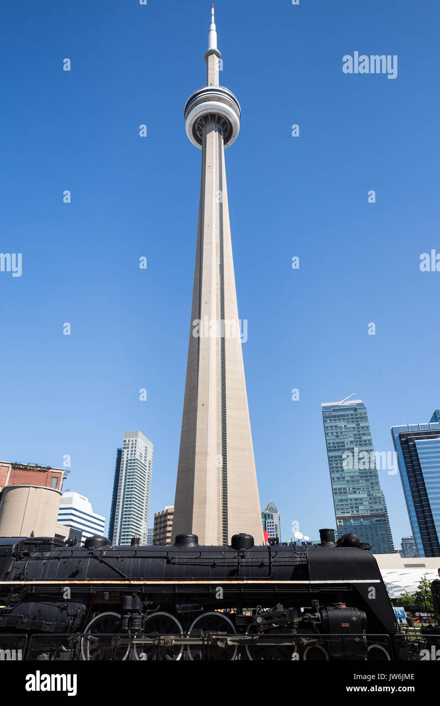 The amazing Tower in the centre of Toronto Ontario Canada Stock Photo ...
