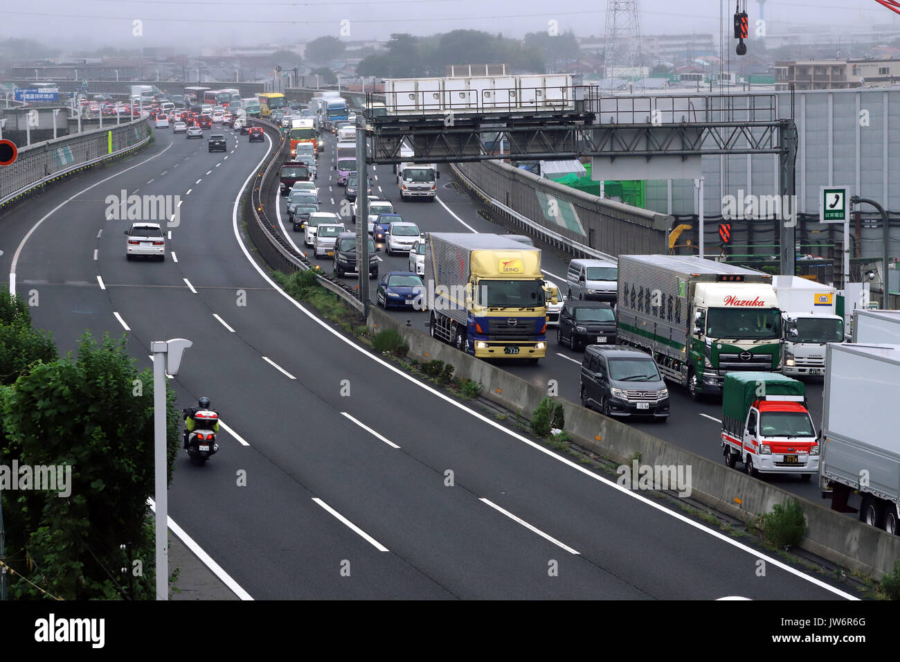 Tokyo, Japan. 11th Aug, 2017. Motorists are caught in a traffic jam ...