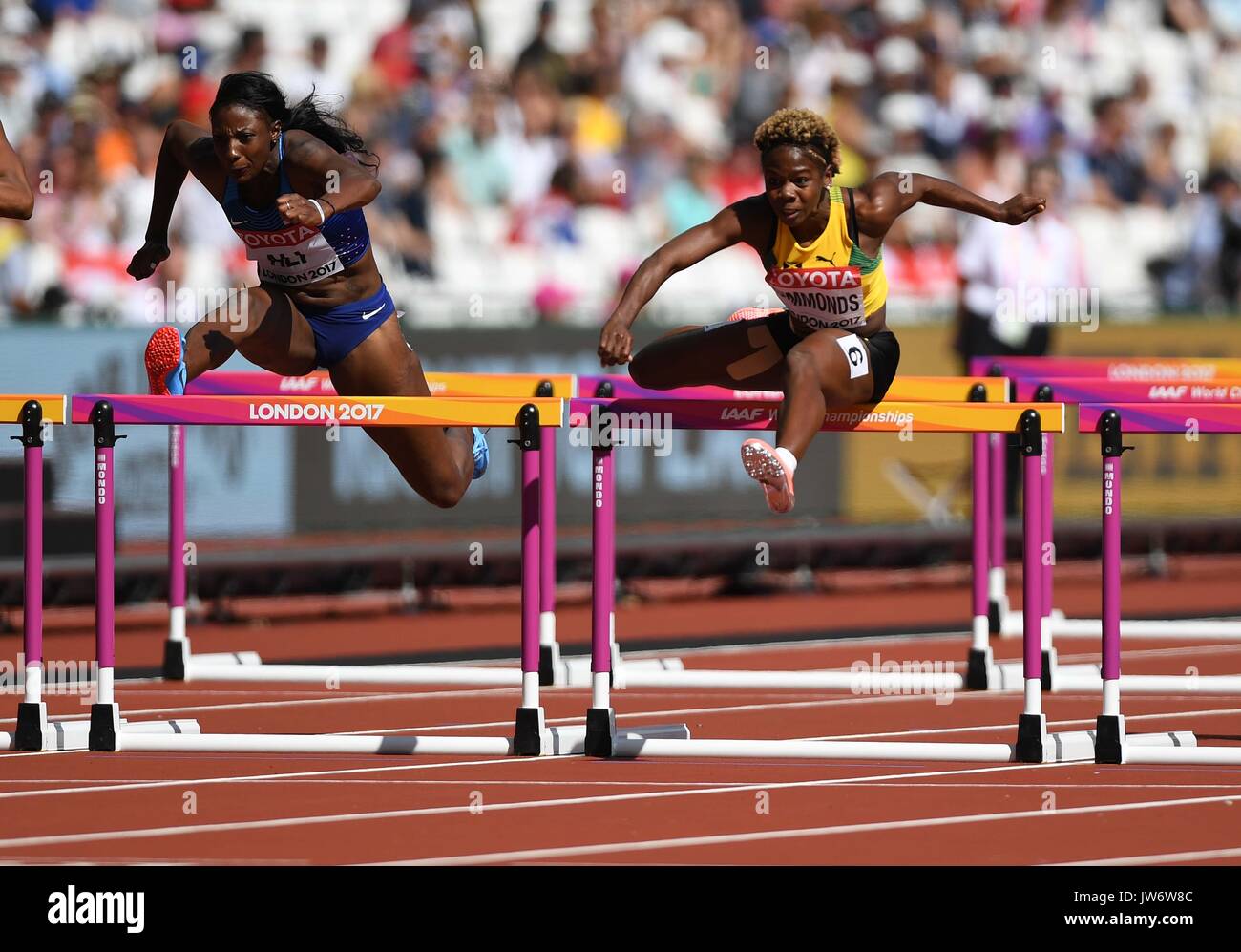 London, UK. 11th Aug, 2017. Nia ALI (USA, left) and Megan SIMMONDS (JAM ...