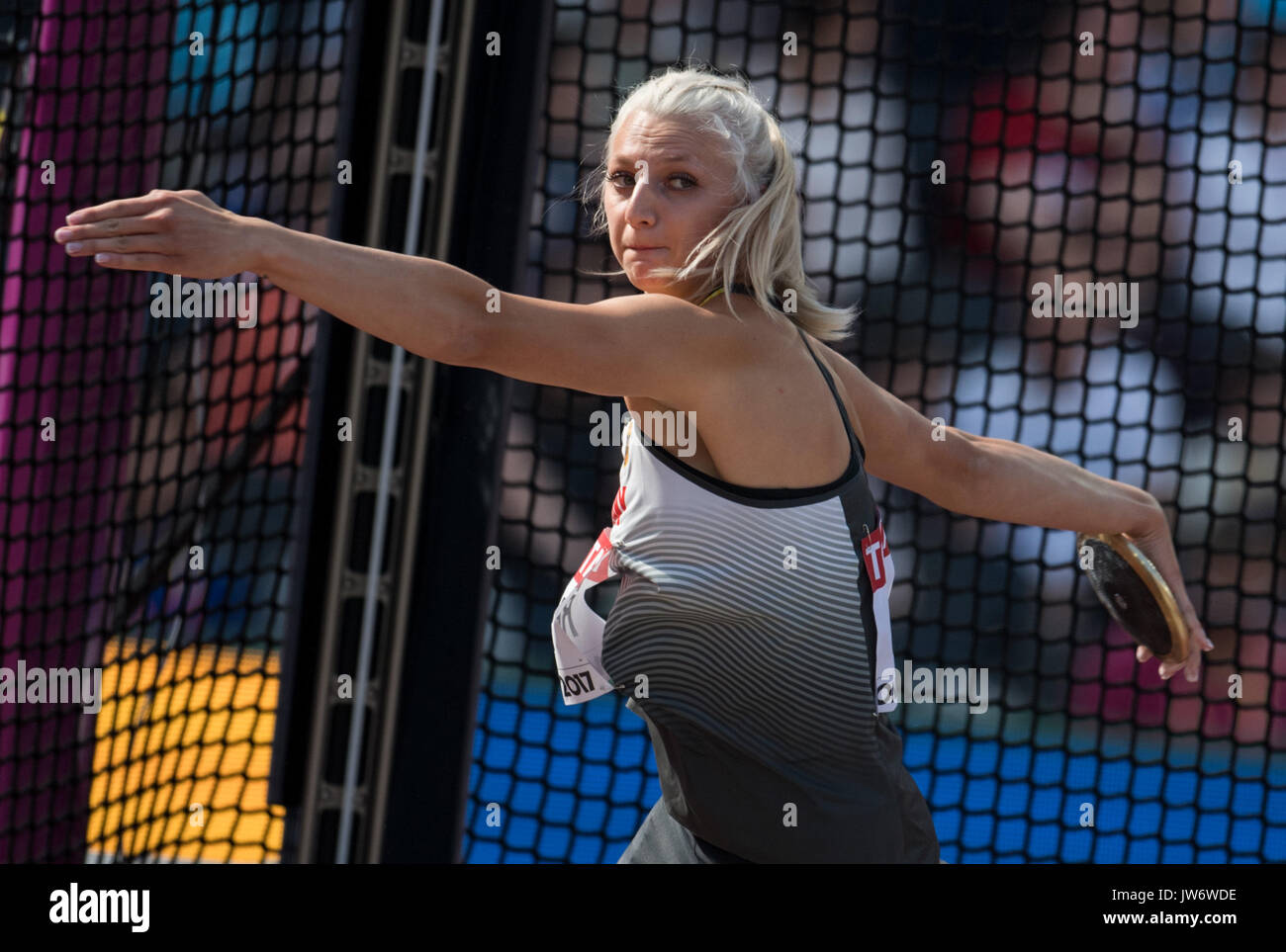 London, UK. 11th Aug, 2017. German discus thrower Anna Ruh in action ...