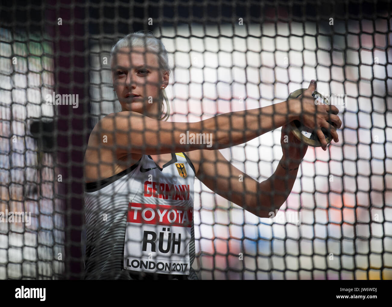 London, UK. 11th Aug, 2017. German discus thrower Anna Ruh in action ...