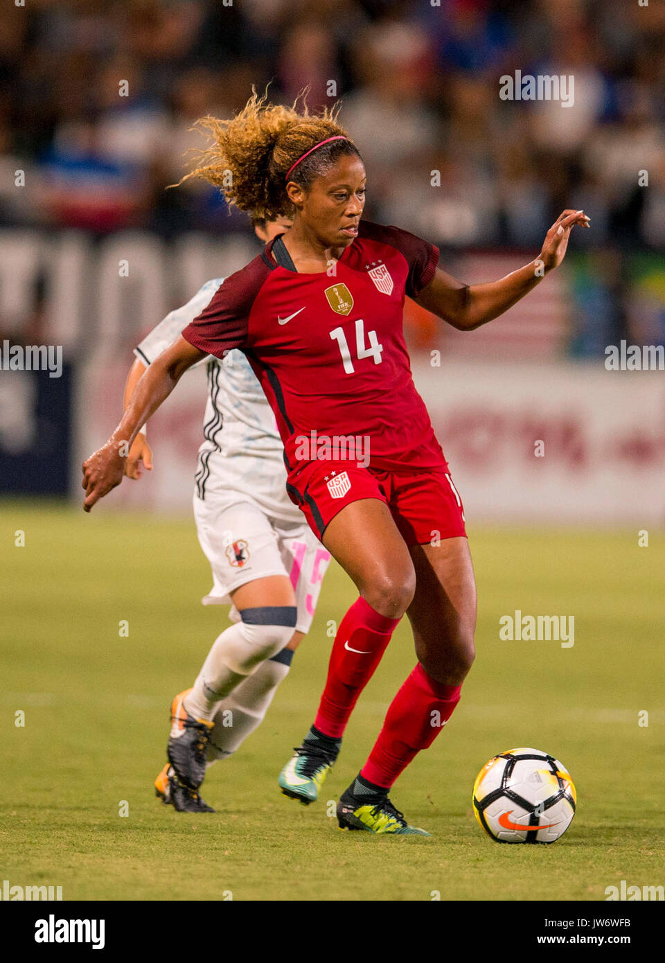 August 03, 2017 Carson, CA...U.S. defender (14) Casey Short tries to ...