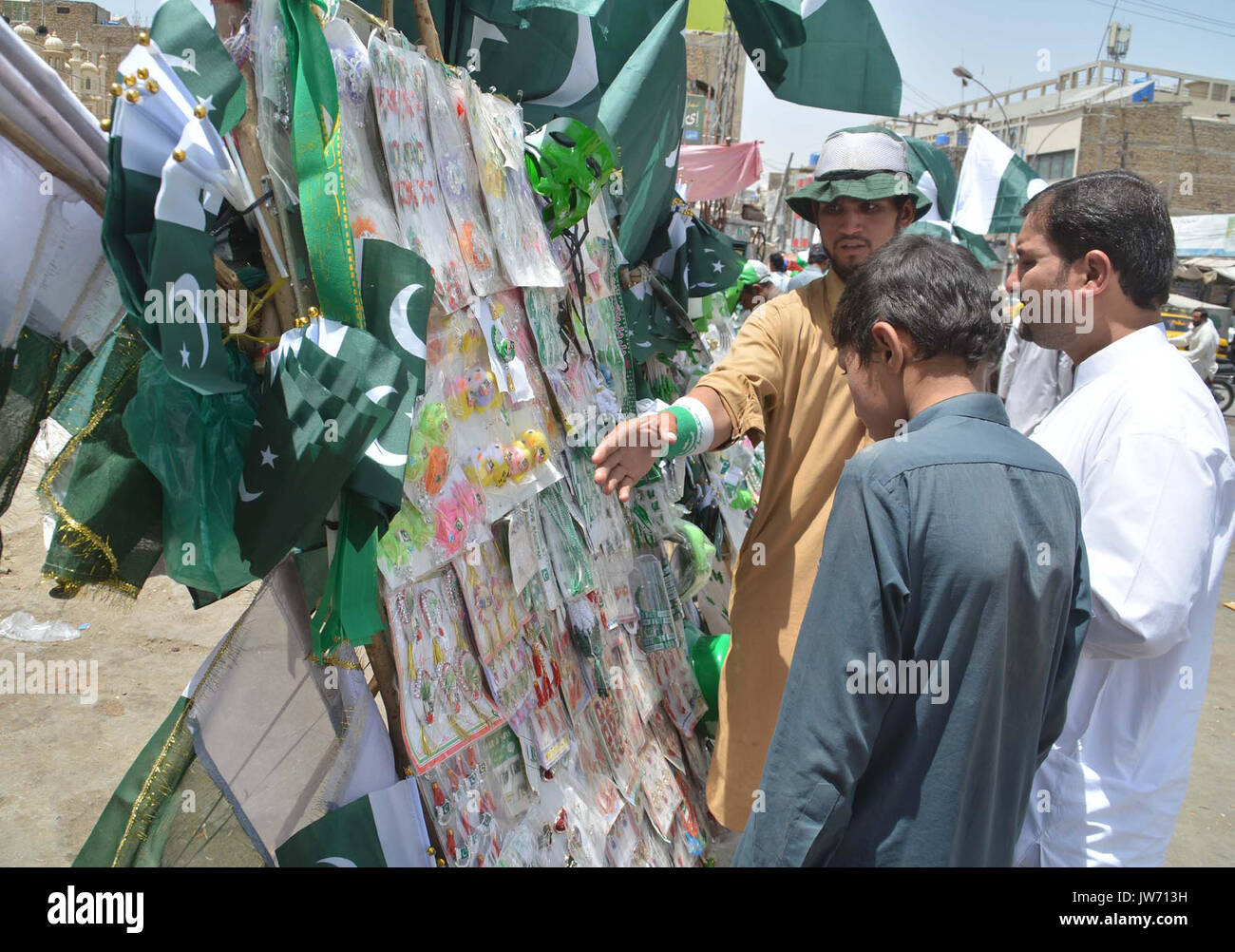 Pakistan. 11th August, 2017. Pakistan flags and buntings are being ...