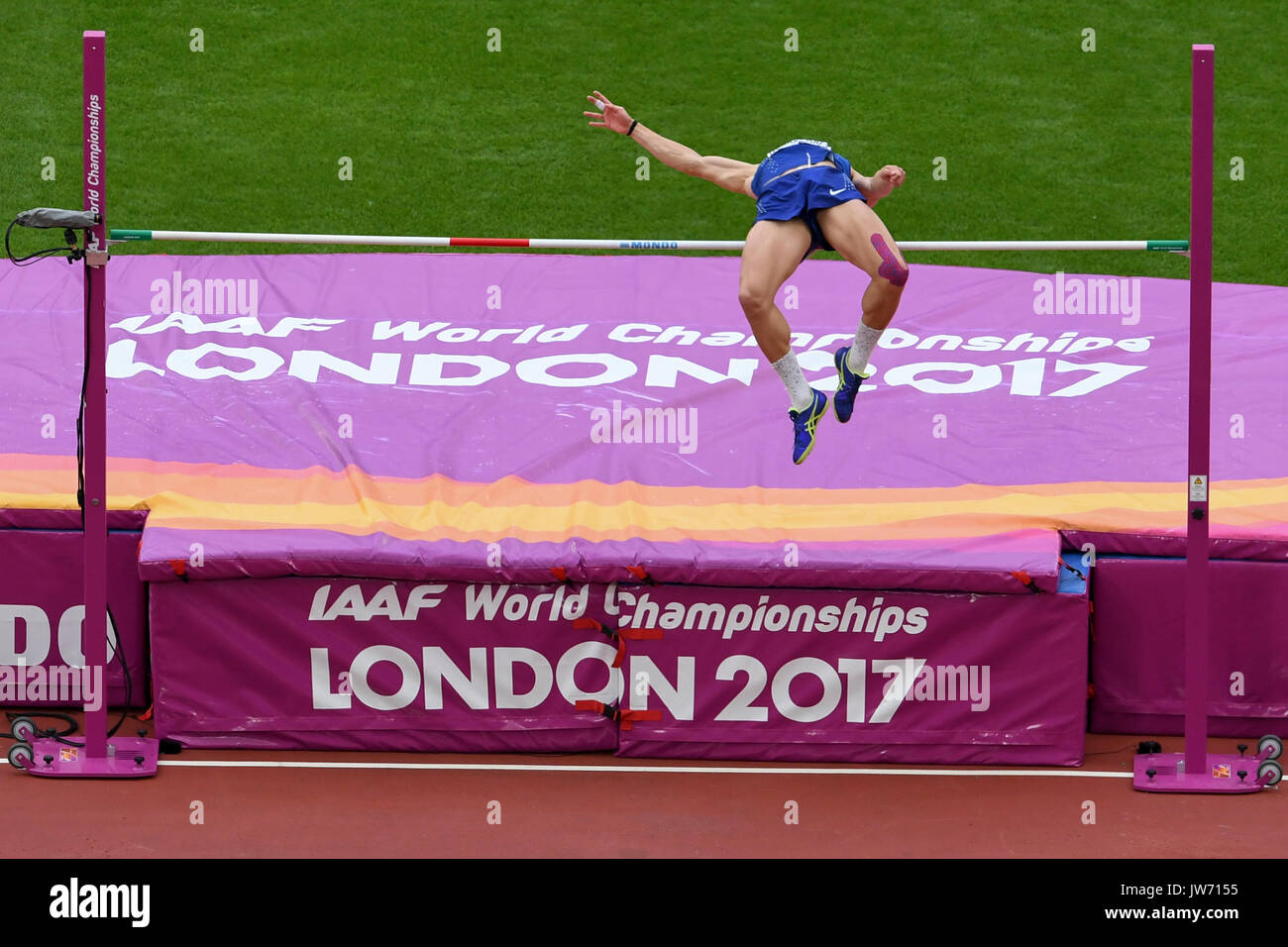 London, UK. 11 August 2017. Competitors take part in the high jump ...