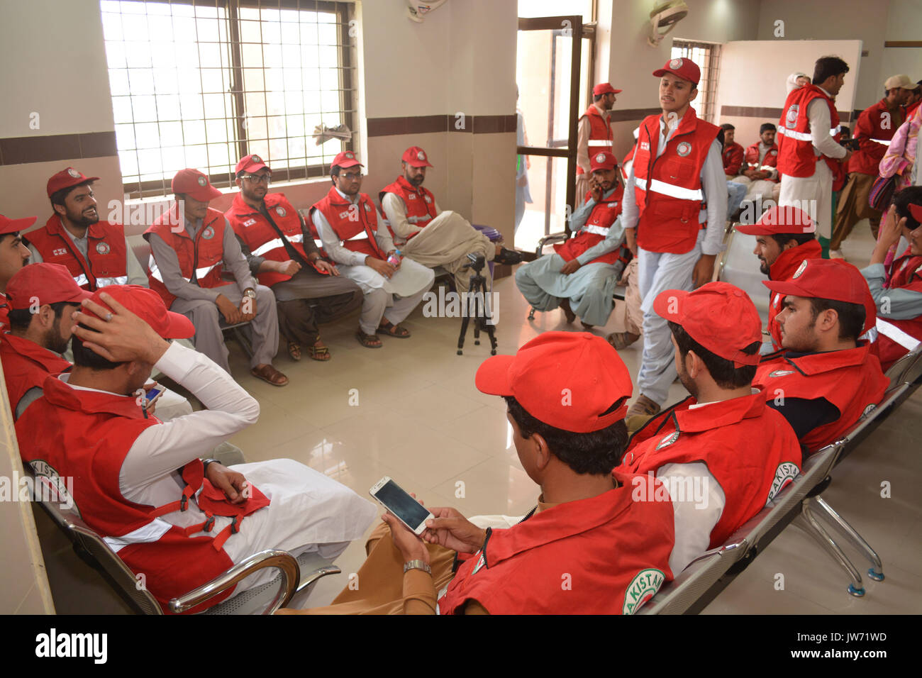 Pakistan red crescent society hi-res stock photography and images - Alamy