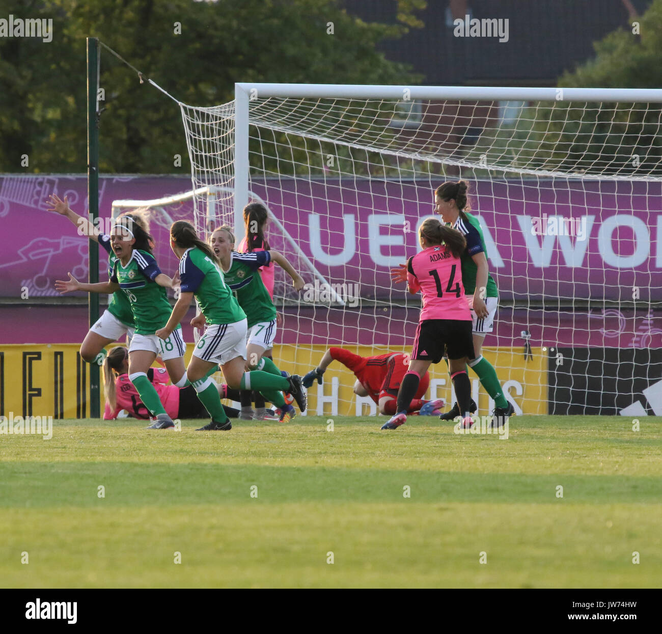 Louise mcdaniel footballer hi-res stock photography and images - Alamy
