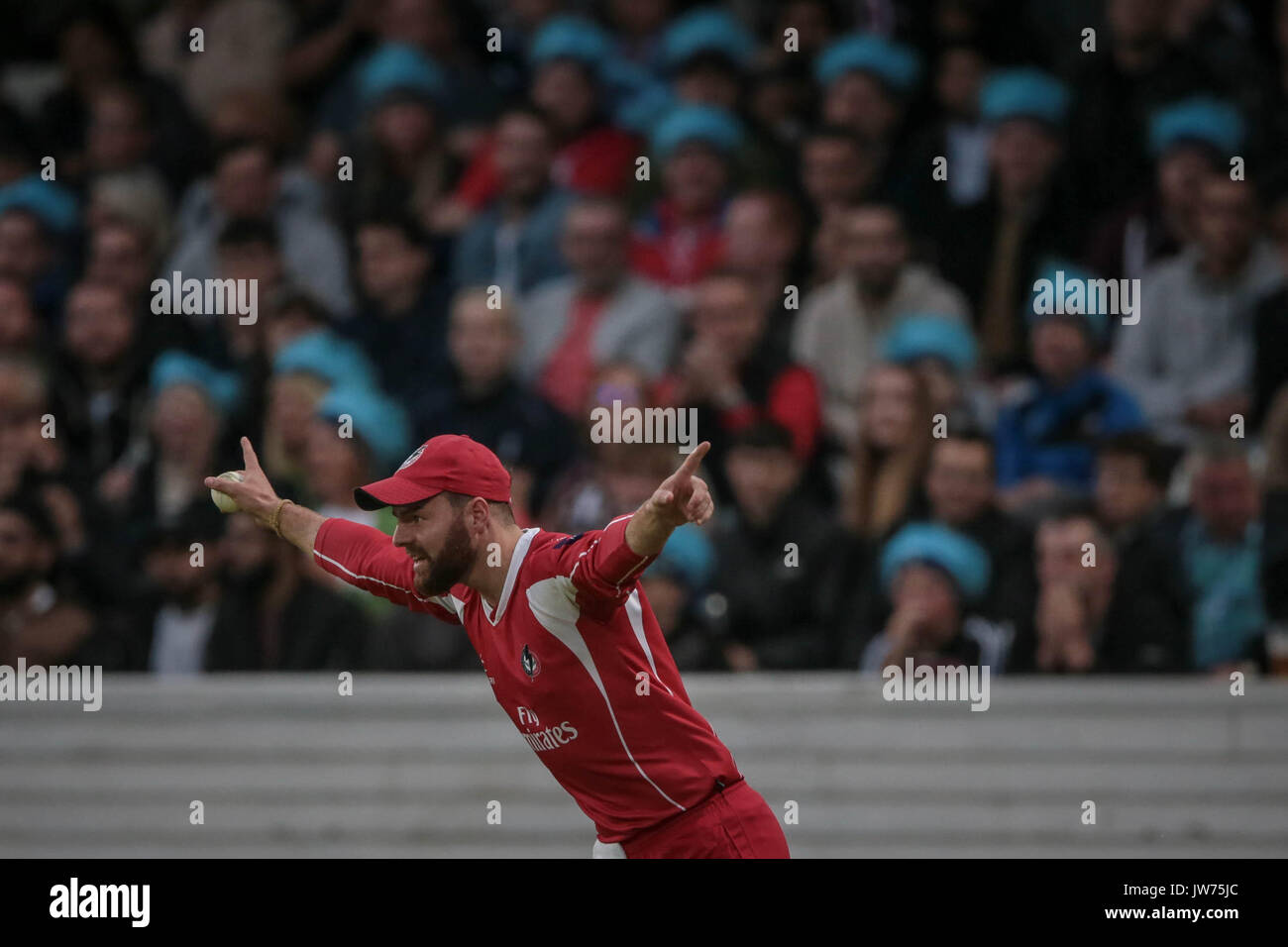 Leeds, UK. 11th Aug, 2017. Arron Lilley (Lancashire Lightning ...