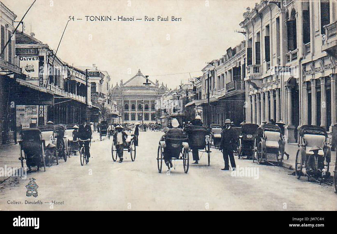Hanoi rue Paul Bert Stock Photo - Alamy