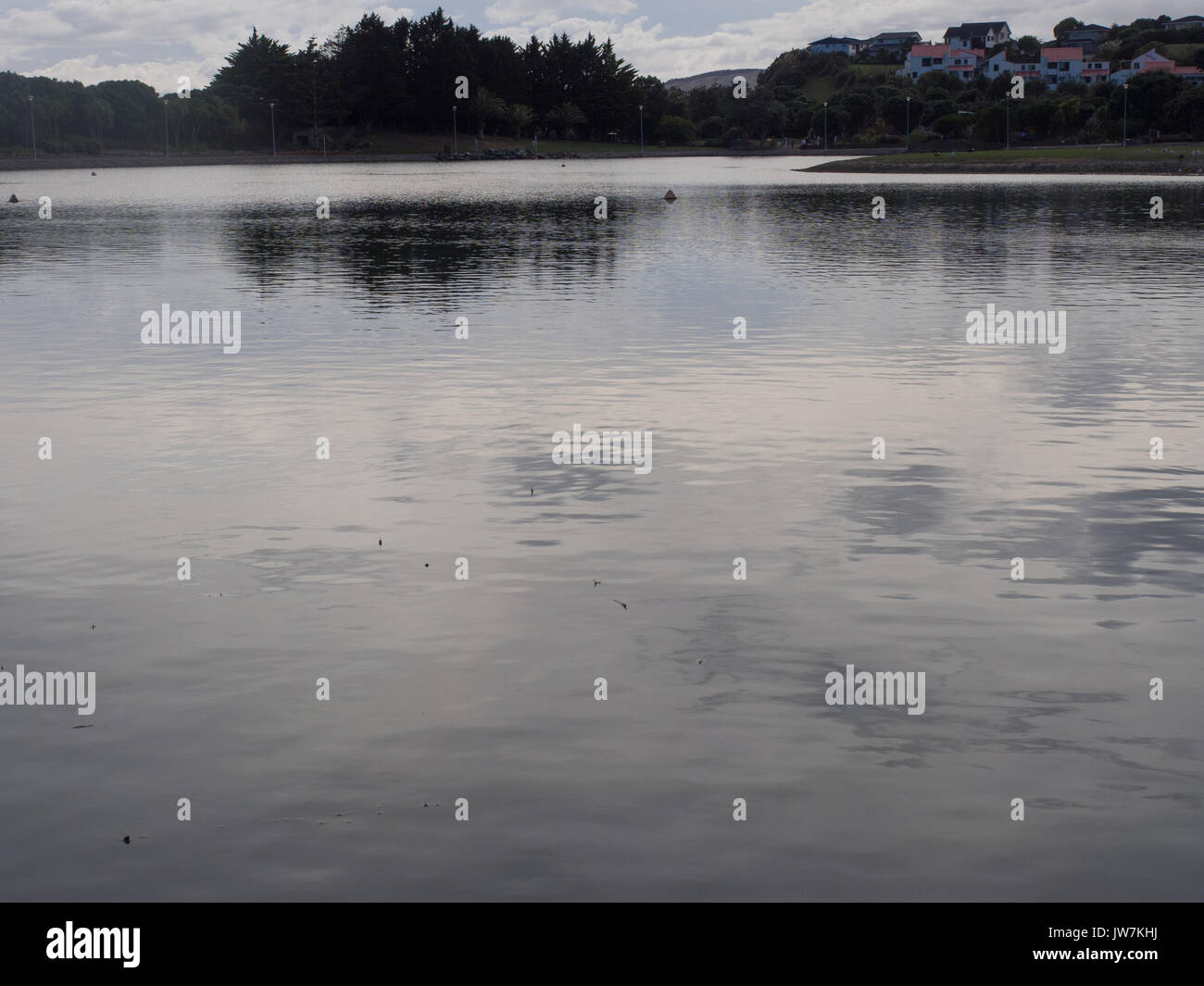 Calm water landscape hi-res stock photography and images - Alamy
