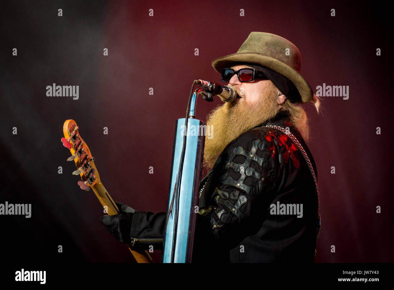 ZZTop: Dusty Hill on bass & vocals Stock Photo - Alamy