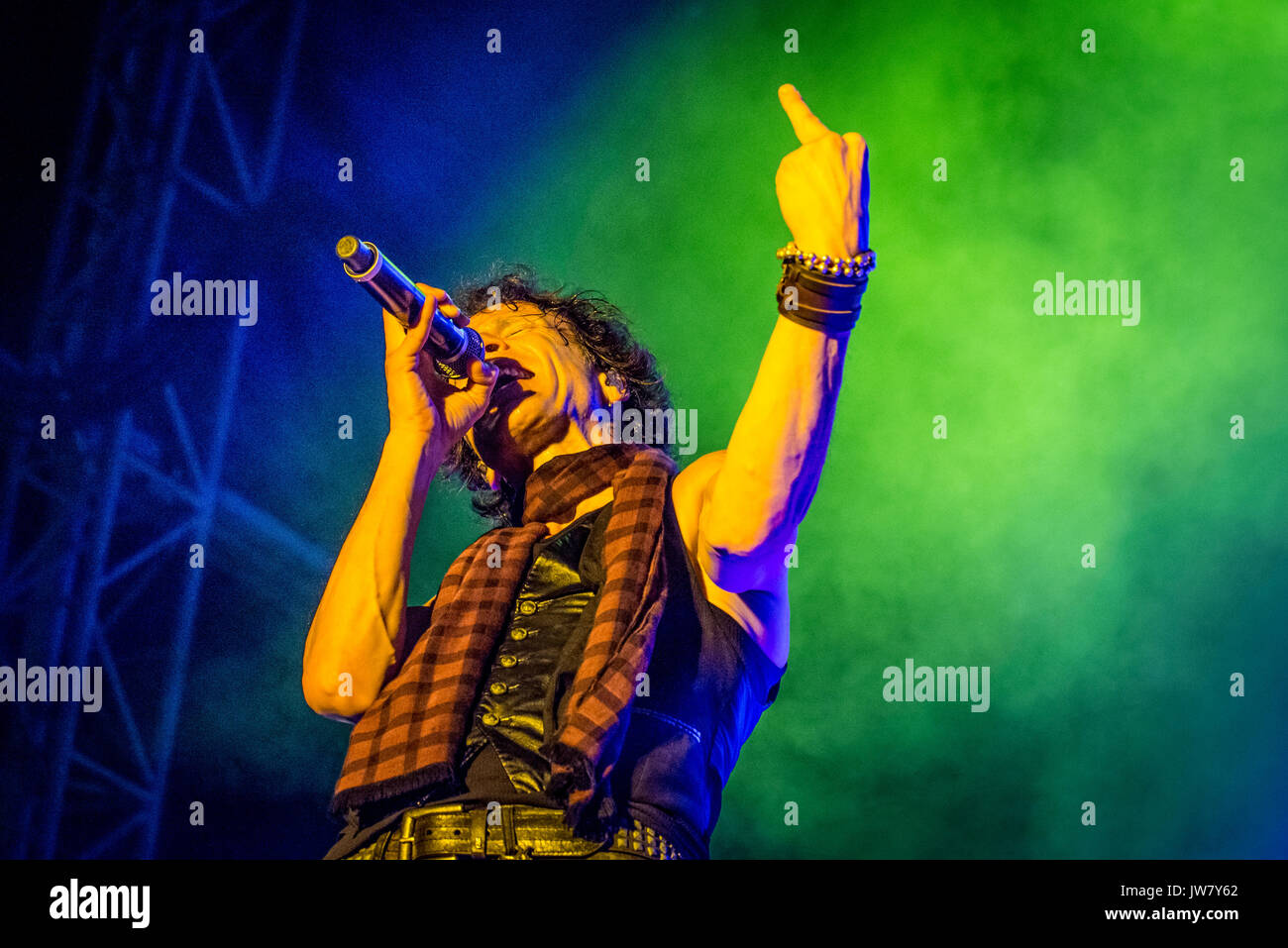 Extreme: Gary Cherone on vocals Stock Photo - Alamy