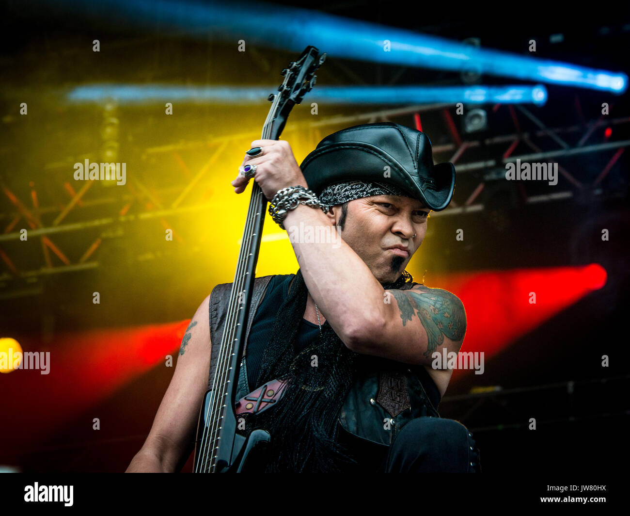 Y&T: Aaron Leigh on bass Stock Photo - Alamy