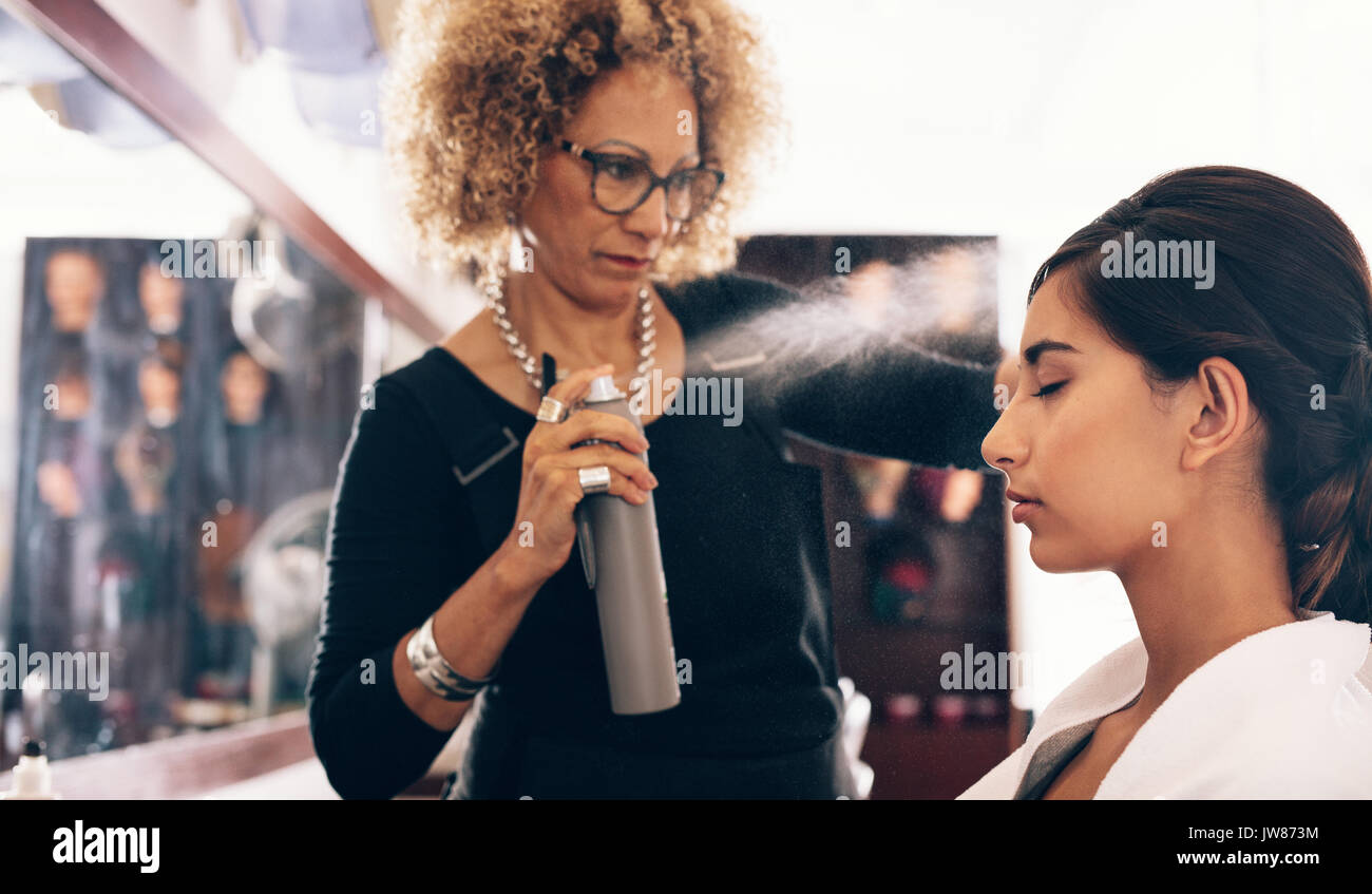 Hair setting hi-res stock photography and images - Alamy