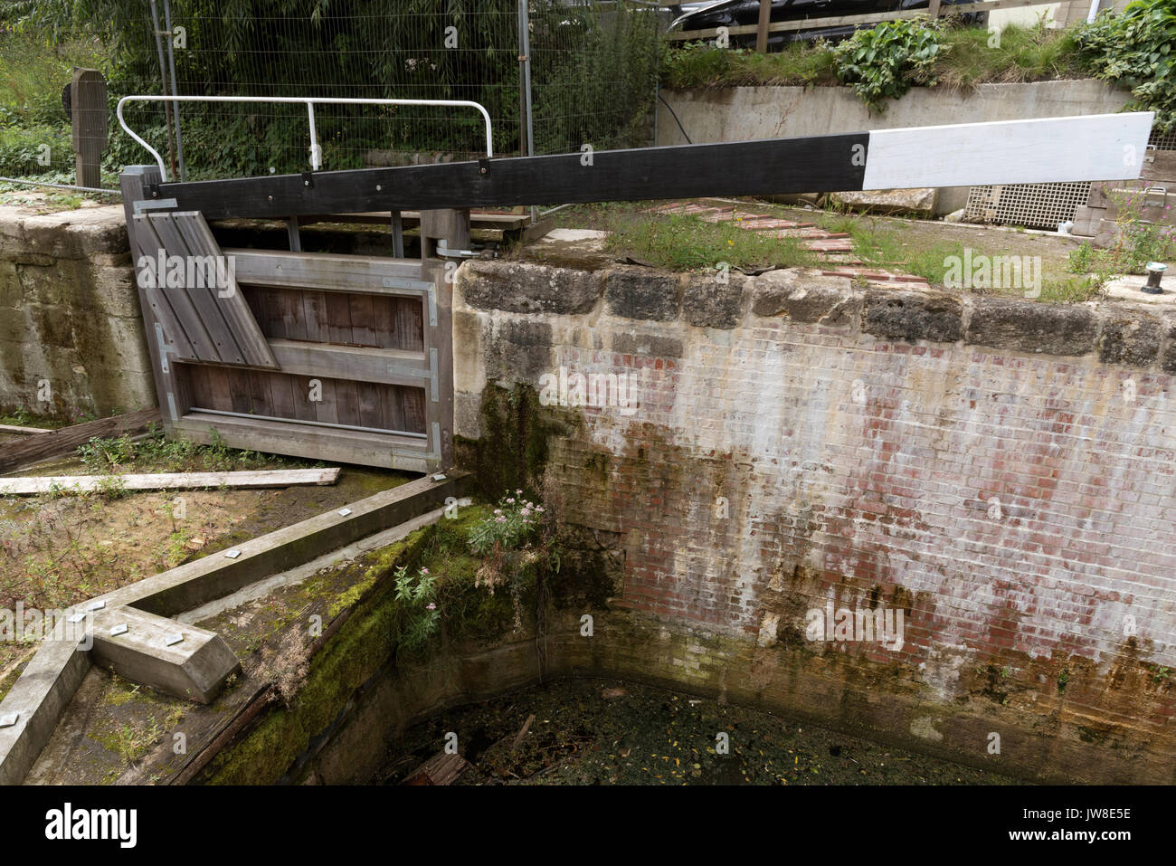Bowbridge Lock on the Thames & Severn Canal close to Stroud ...
