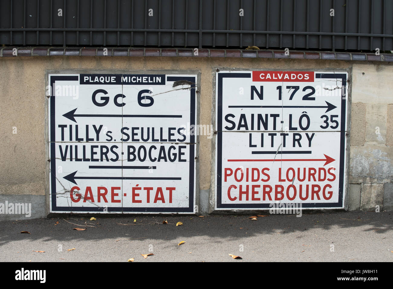 Old style french road signs hi-res stock photography and images - Alamy