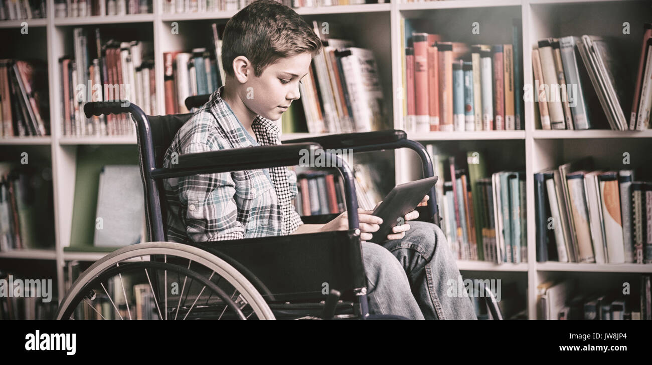 Disabled teenager computer hi-res stock photography and images - Alamy