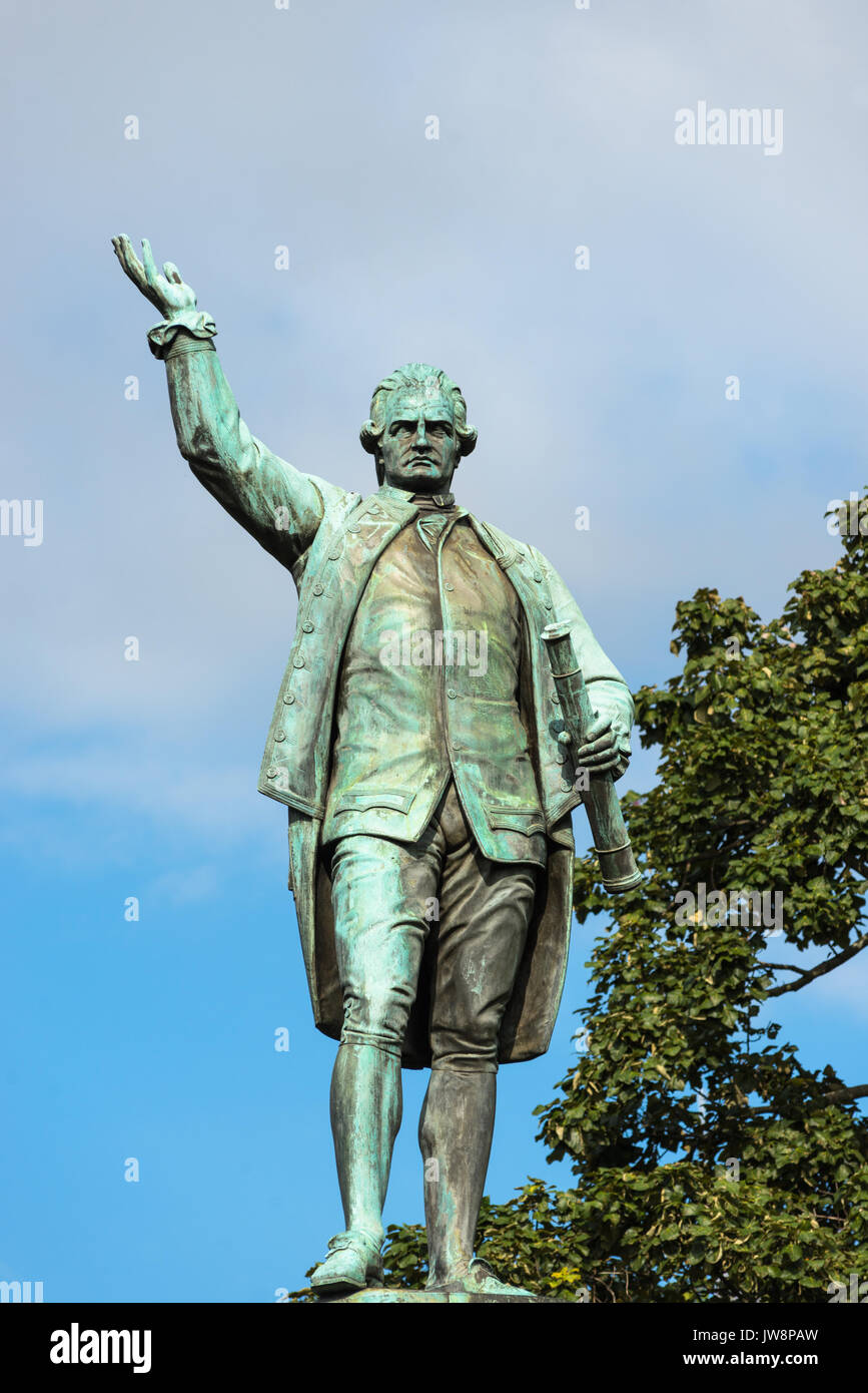 James cook monument hi-res stock photography and images - Alamy