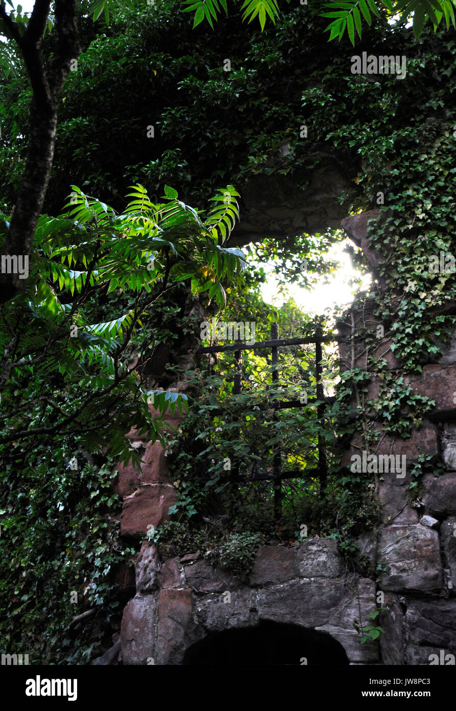 Ruthin castle hi-res stock photography and images - Alamy