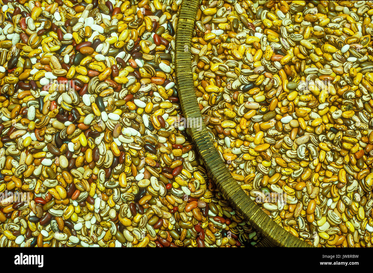 Dried beans african market hi-res stock photography and images - Alamy