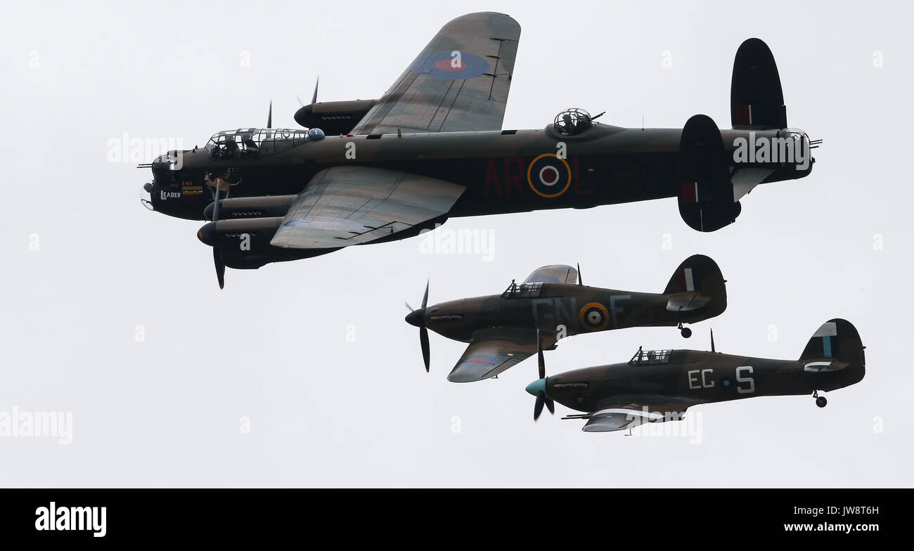 Mark battle britain memorial flights 60th anniversary hi-res stock ...