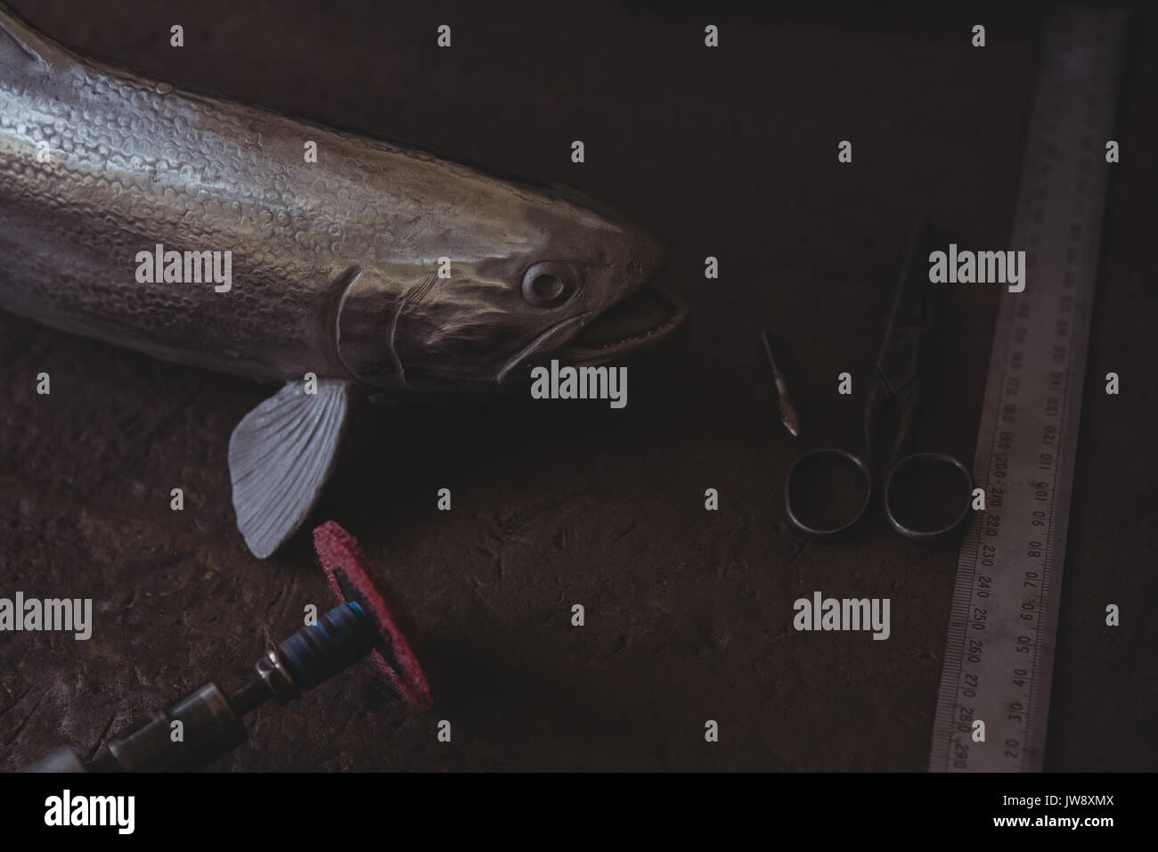 Metal fish hi-res stock photography and images - Alamy