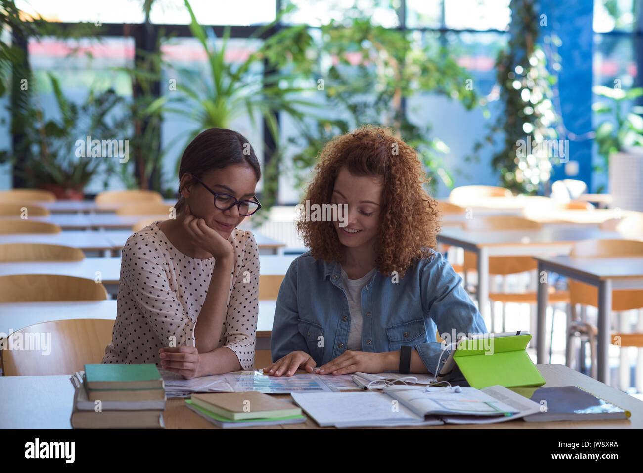 Clipboard classroom hi-res stock photography and images - Alamy
