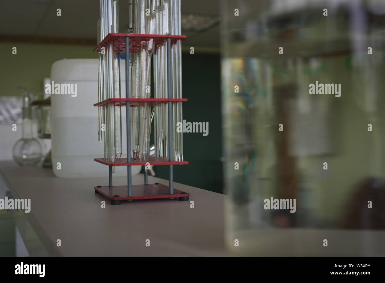 Laboratory glassware glass pipettes hi-res stock photography and images ...