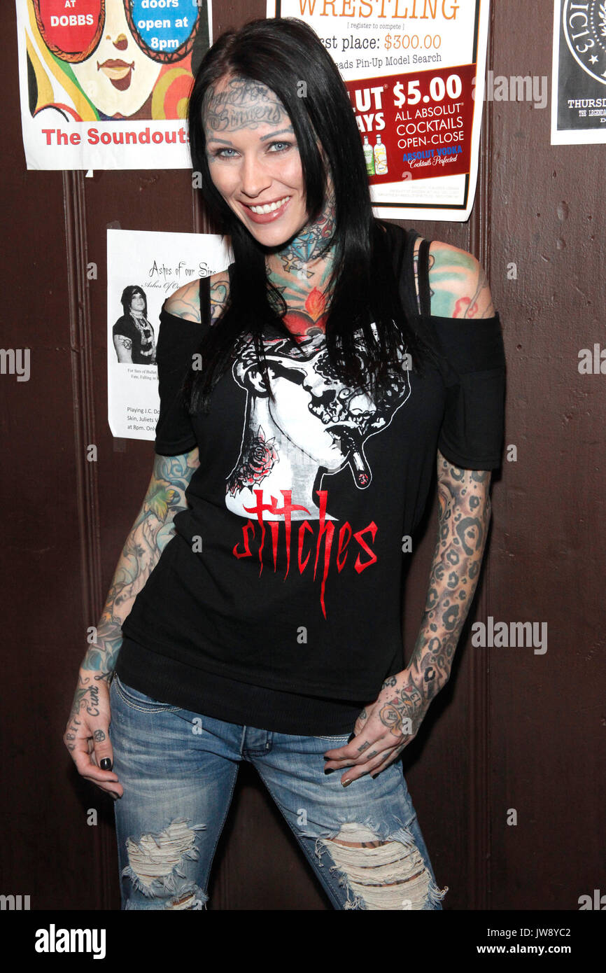 Michelle bombshell mcgee hi-res stock photography and images - Alamy