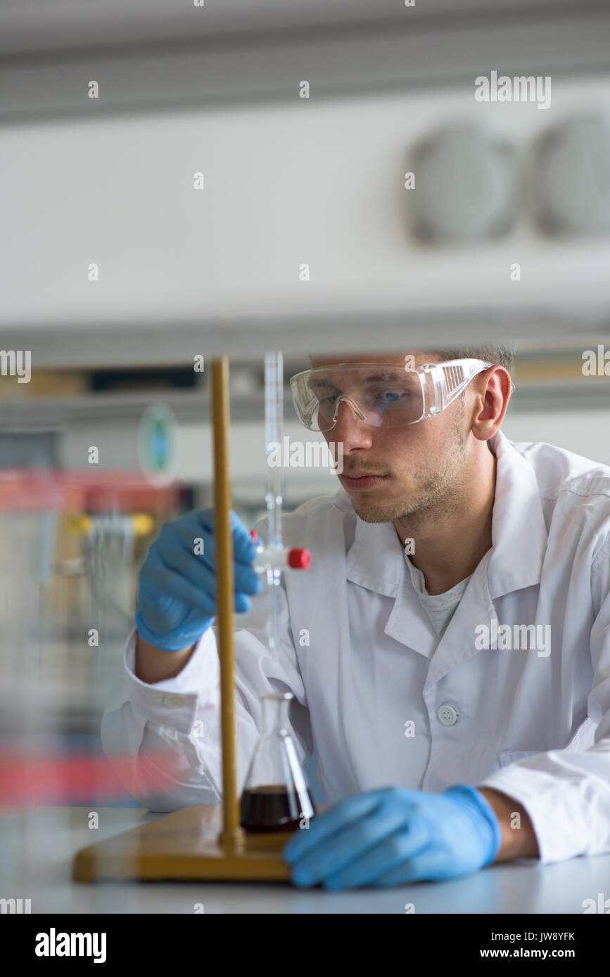 Global student lab hi-res stock photography and images - Alamy