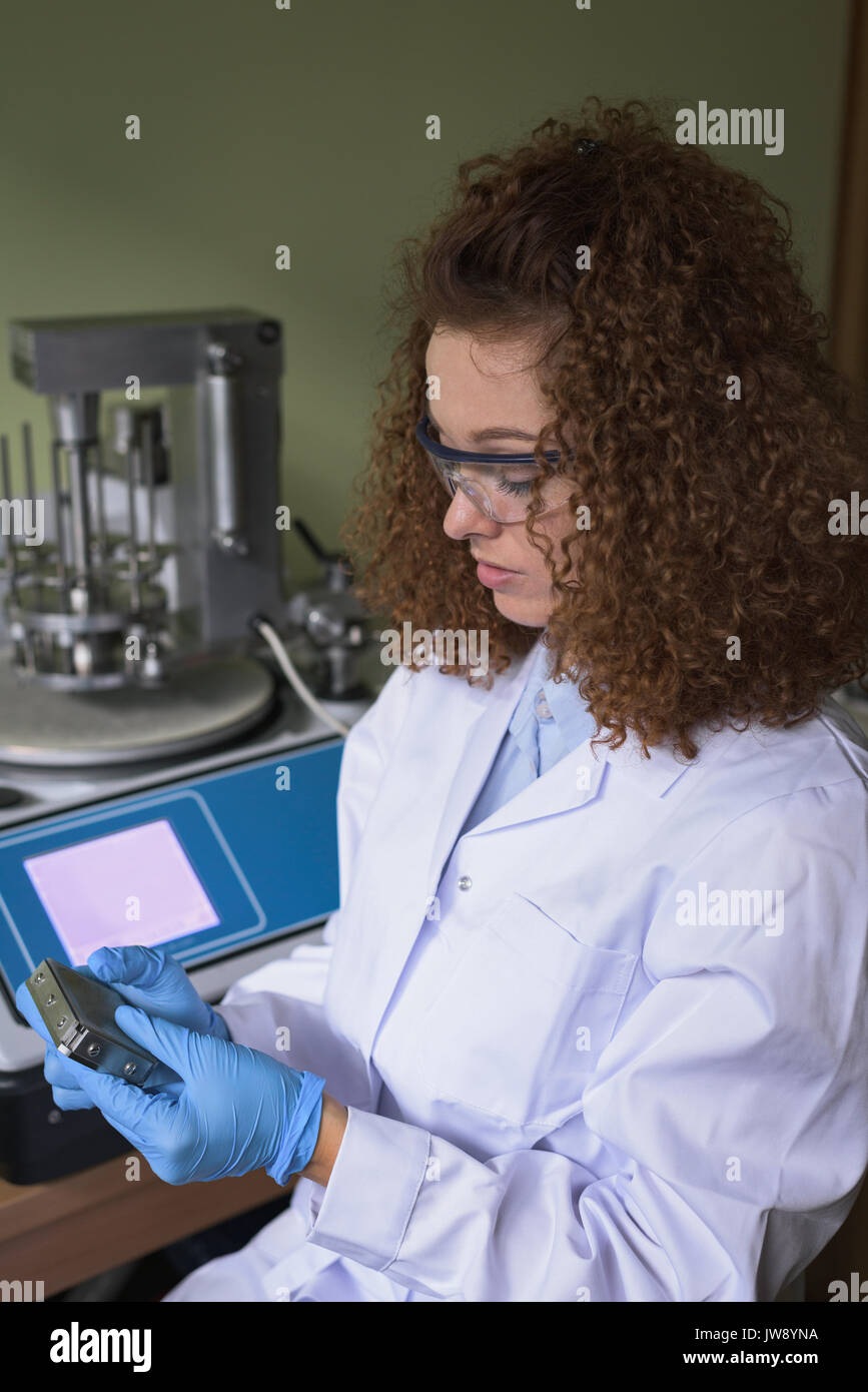 Experiment preparation hi-res stock photography and images - Alamy