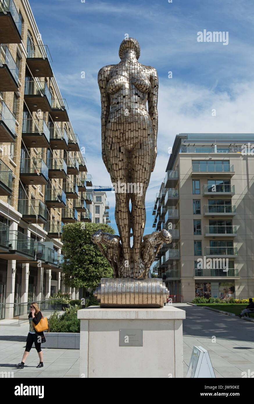 figurehead, a 2014 sculpture by rick kirby facing the river thames at ...