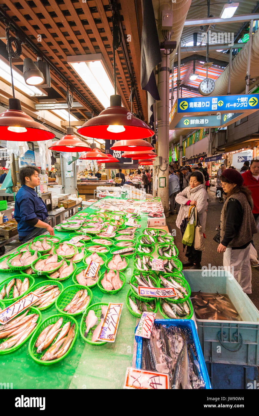 Popular Omicho indoor fresh fish market at Kanazawa, Japan. Fish stall ...