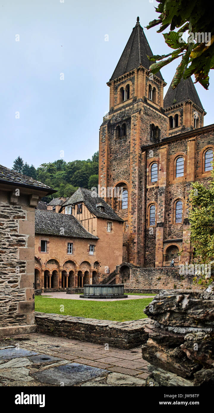 Conques village hi-res stock photography and images - Alamy