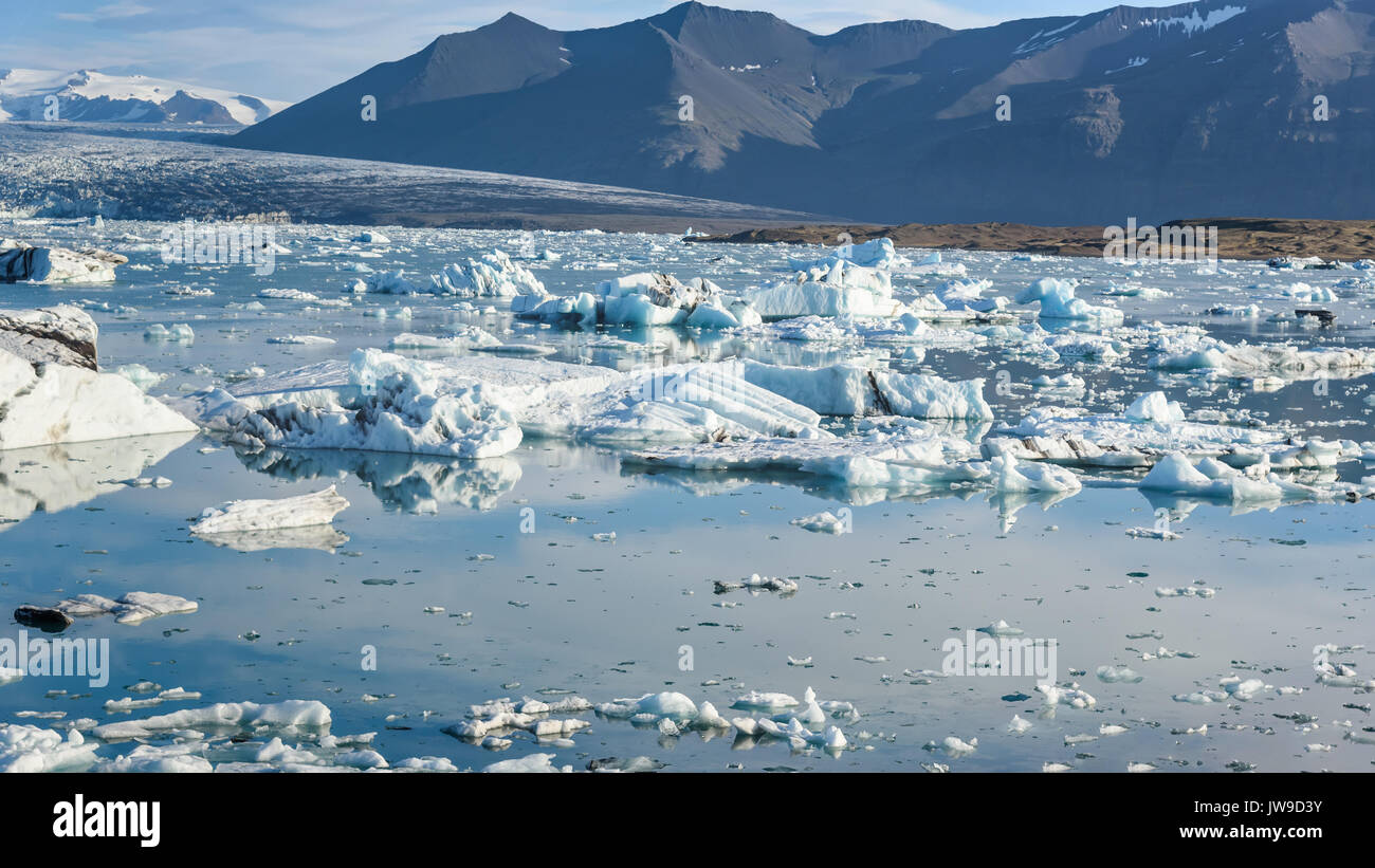 Beautiful view of icebergs in Jokulsarlon glacier lagoon, Iceland ...