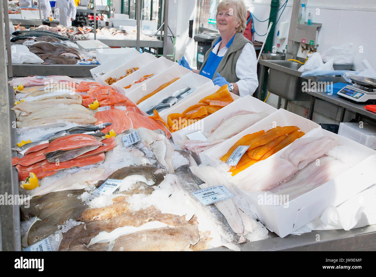Covered fresh fish market hi-res stock photography and images - Alamy