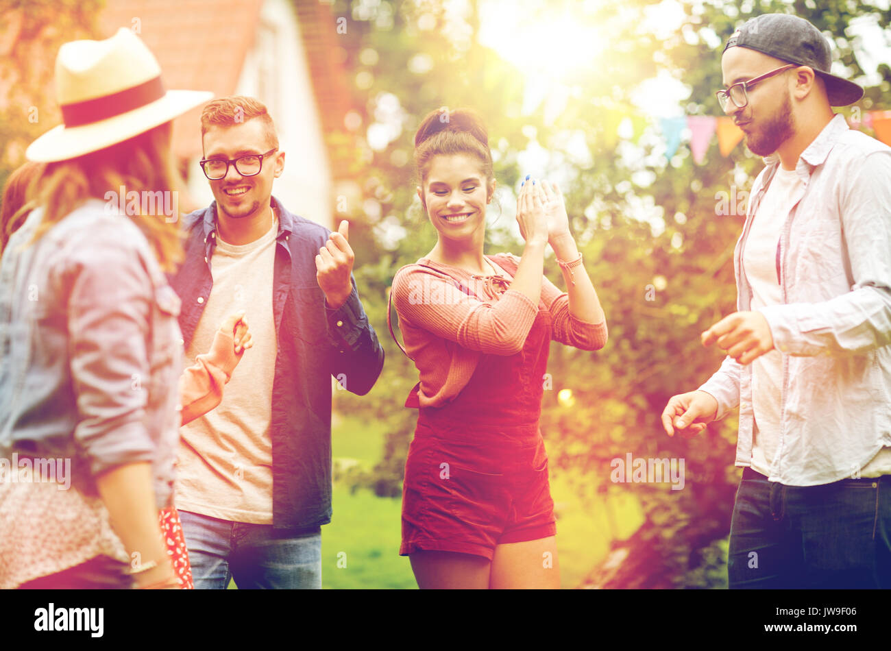 Teenage girl party garden hi-res stock photography and images - Alamy