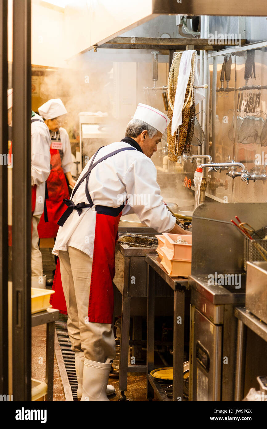 Washing fish hi-res stock photography and images - Alamy