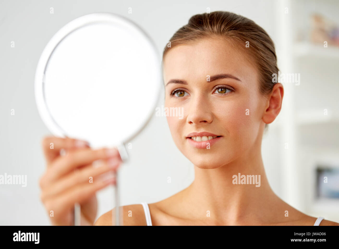 Beauty mirror hi-res stock photography and images - Alamy
