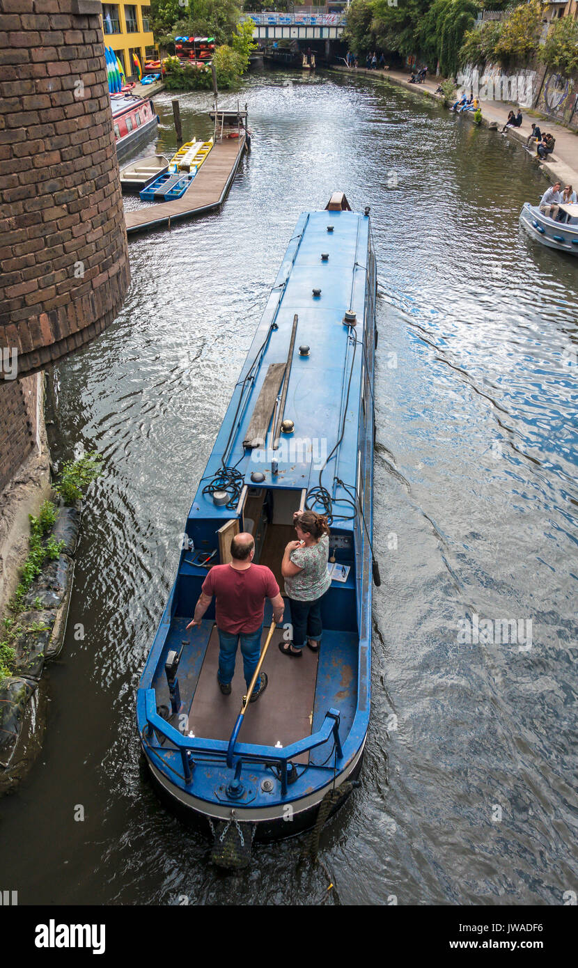 Narrowboat regents canal waterway hi-res stock photography and images ...