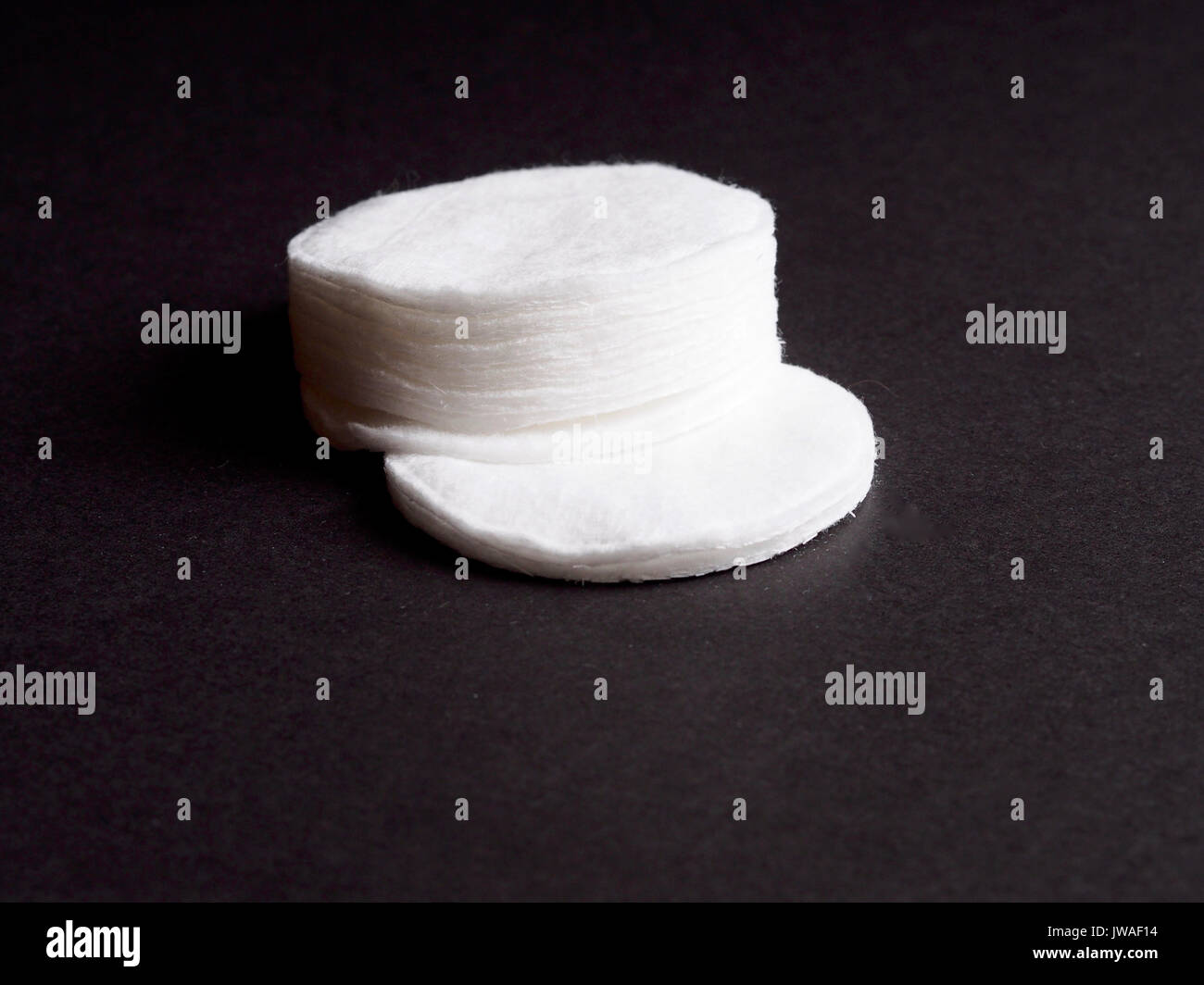 Cotton disc hi-res stock photography and images - Alamy