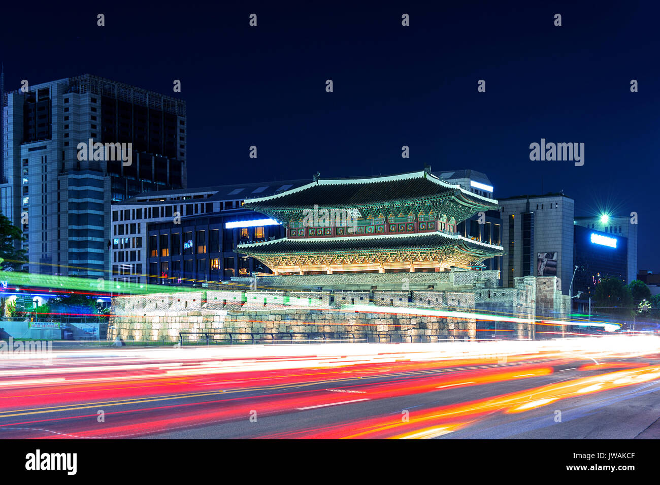 Dongdaemun gate hi-res stock photography and images - Alamy