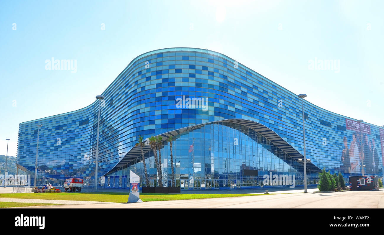 Ice palace hi-res stock photography and images - Alamy