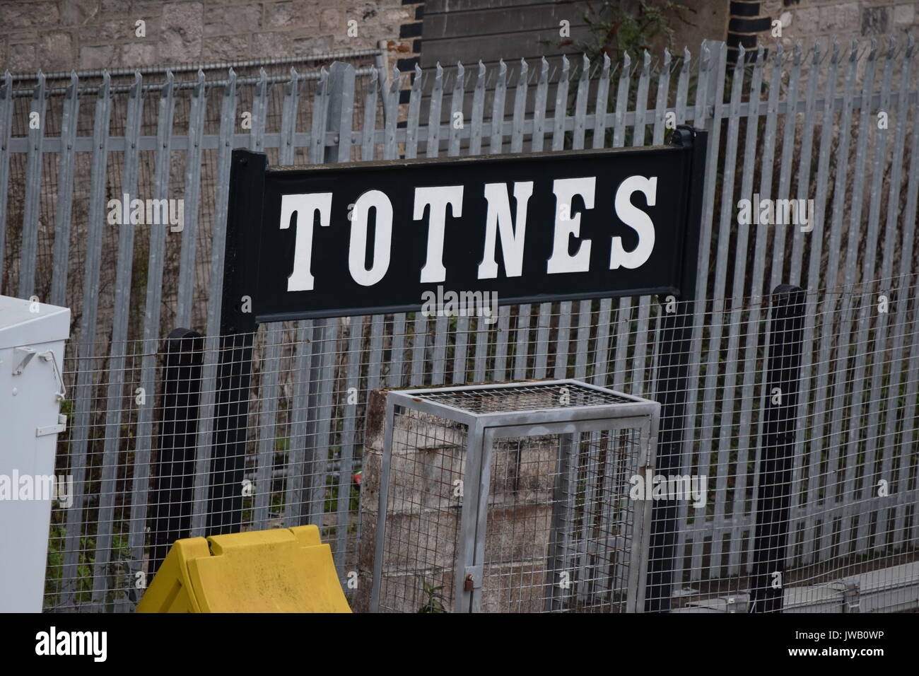 Totnes station hi-res stock photography and images - Alamy