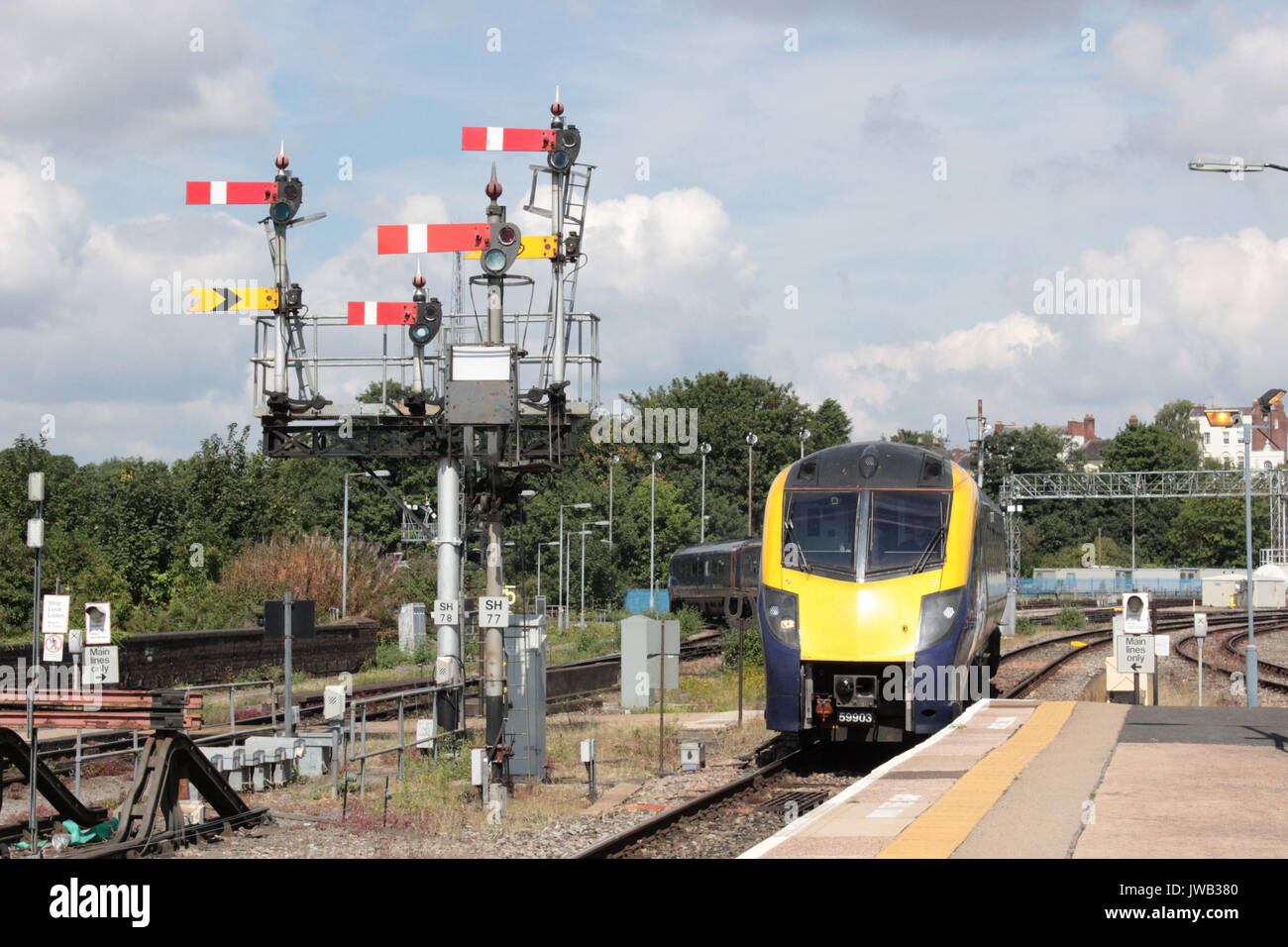 Great western signal gantry hi-res stock photography and images - Alamy