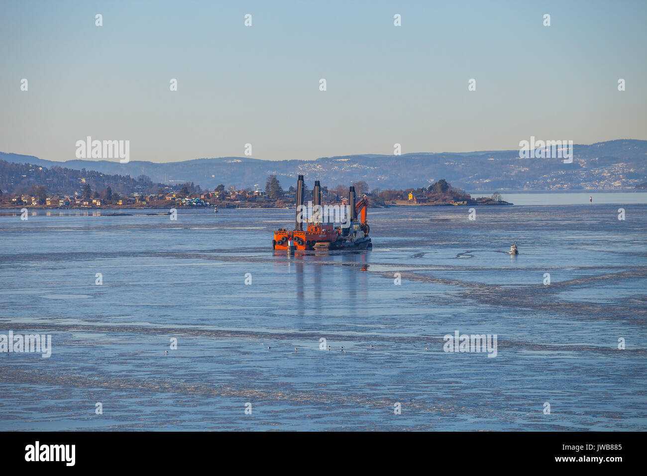 Dredge ship hi-res stock photography and images - Alamy