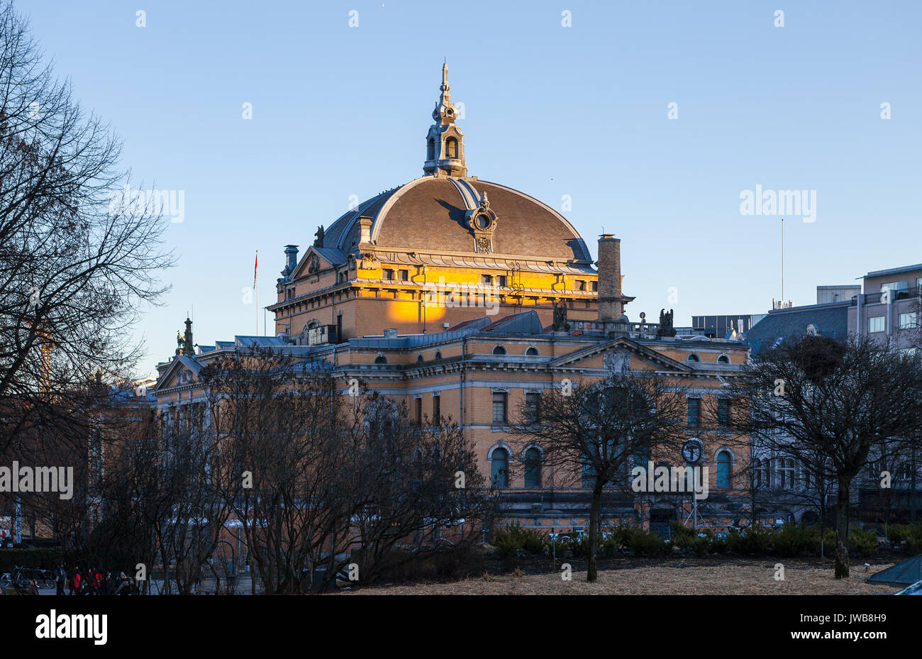Dramatic architecture hi-res stock photography and images - Alamy