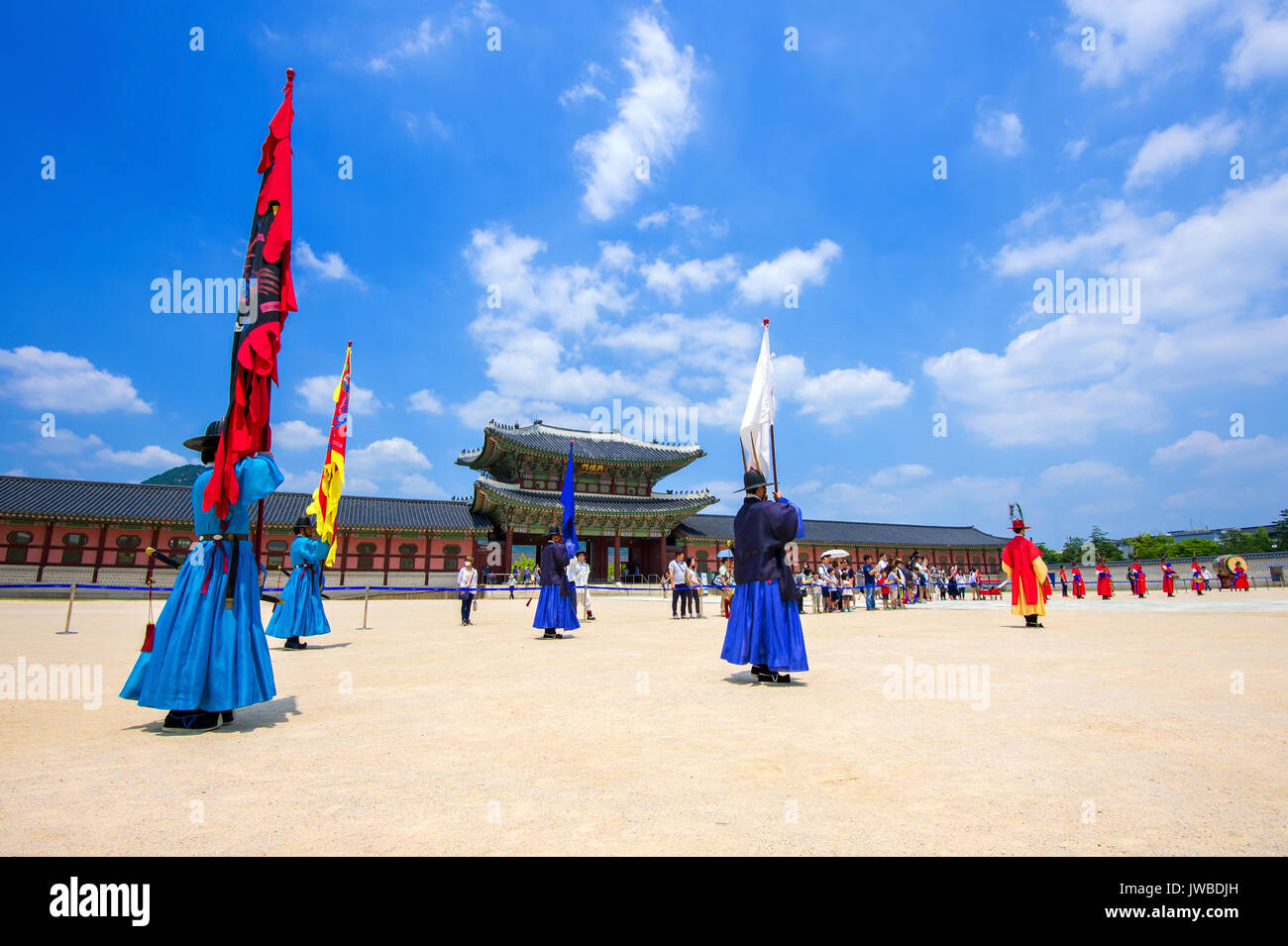 SEOUL, SOUTH KOREA - JUNE 28: Soldier with traditional Joseon dynasty ...