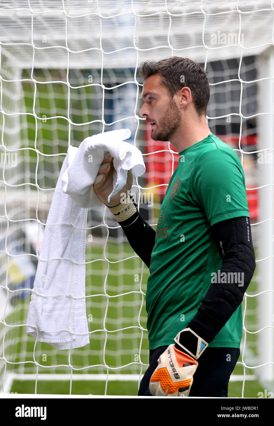 Celtic goalkeeper Craig Gordon warms up before the Ladbrokes Scottish ...